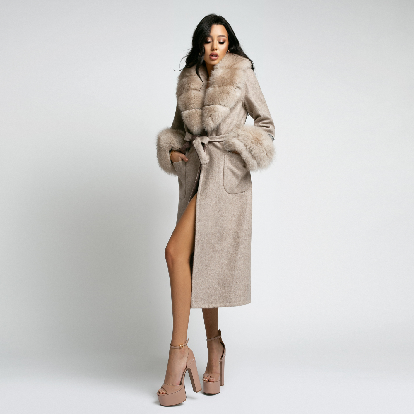 PALTOANE - PALTON DIN LANA DE ALPACA CU BLANA NATURALA DE VULPE